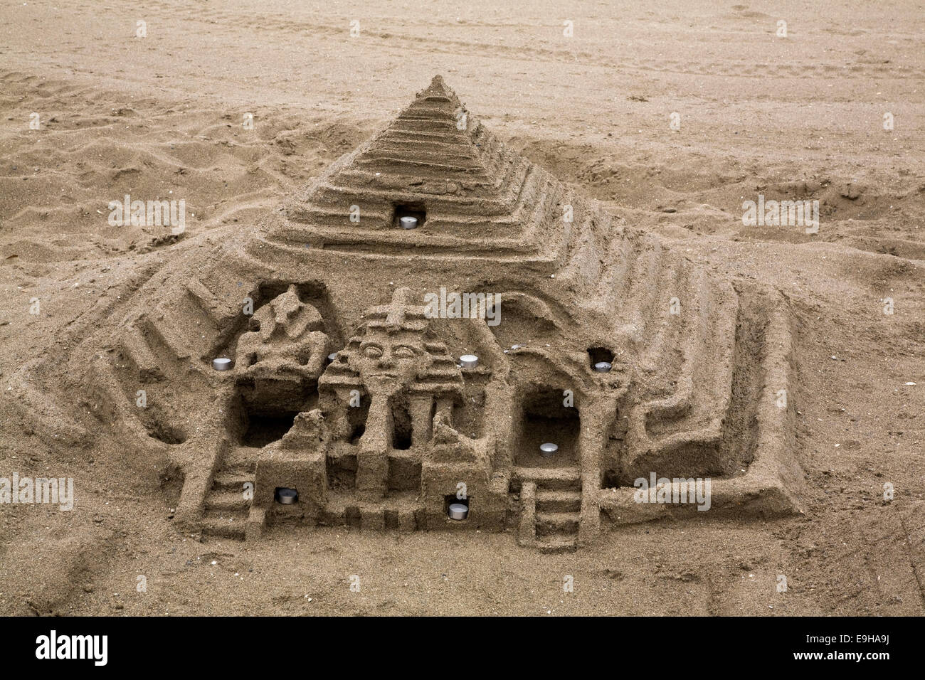 Egyptian pyramid hi-res stock photography and images - Alamy