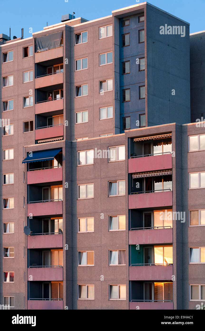 High rise block hi-res stock photography and images - Alamy