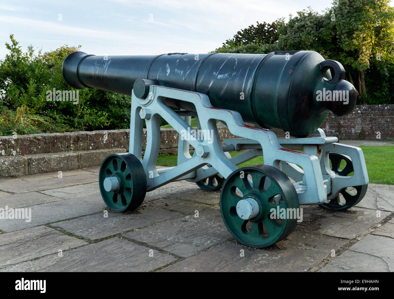 An old heavy cannon Stock Photo - Alamy