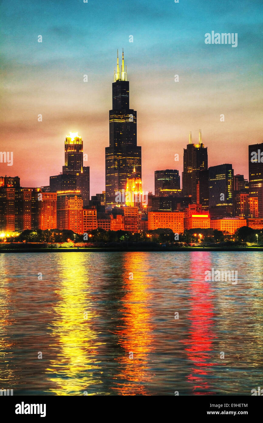 Chicago downtown cityscape at sunset Stock Photo - Alamy