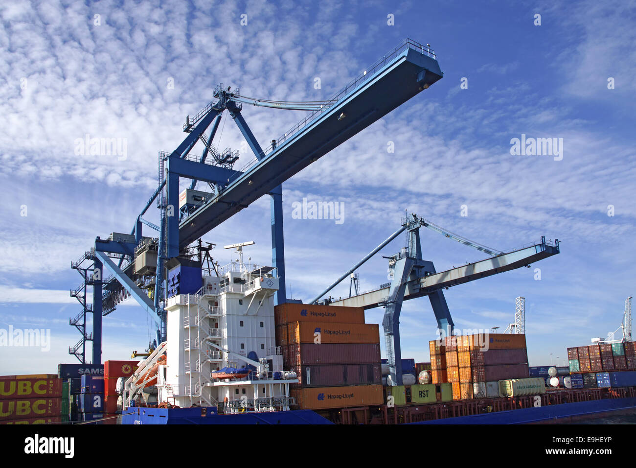 Container ship in transit hi-res stock photography and images - Alamy