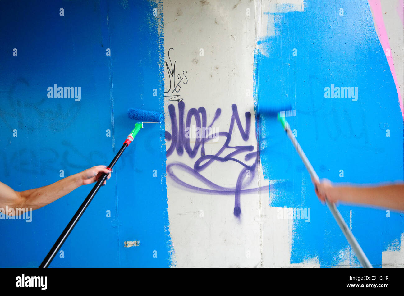 Human hands painted blue color hi-res stock photography and images - Alamy
