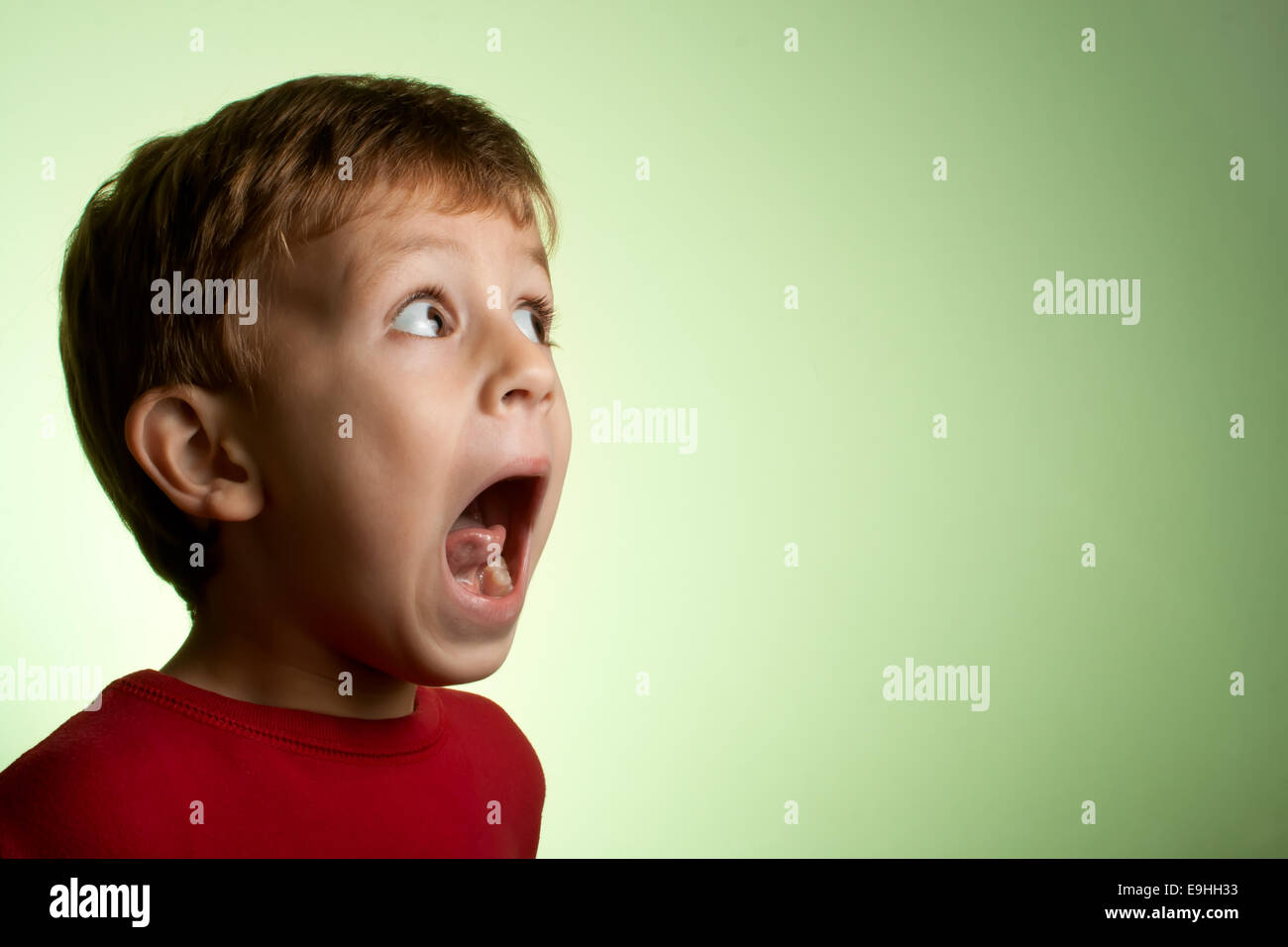 Little boy looking scared Stock Photo: 74759975 - Alamy Little boy looking scared Stock Photo: 74759975 - Alamy