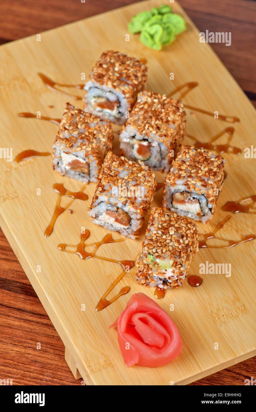 sesame sushi rolls Stock Photo - Alamy