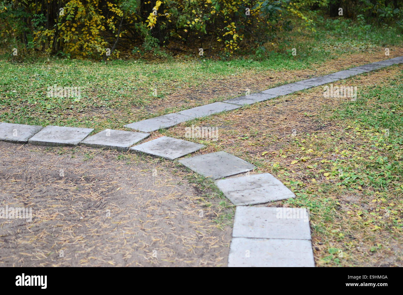Front garden paving hi-res stock photography and images - Alamy