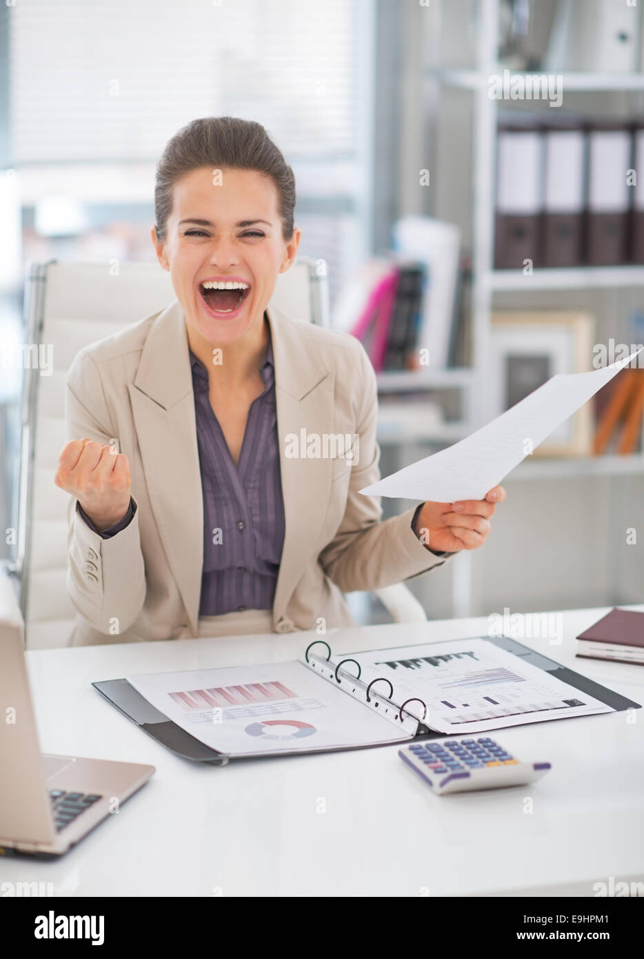 Rejoicing office hi-res stock photography and images - Alamy