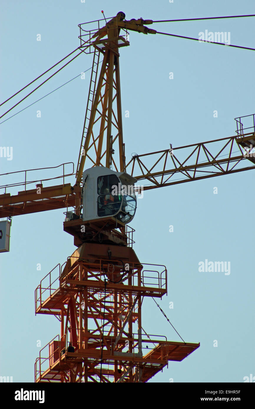 Working crane hi-res stock photography and images - Alamy