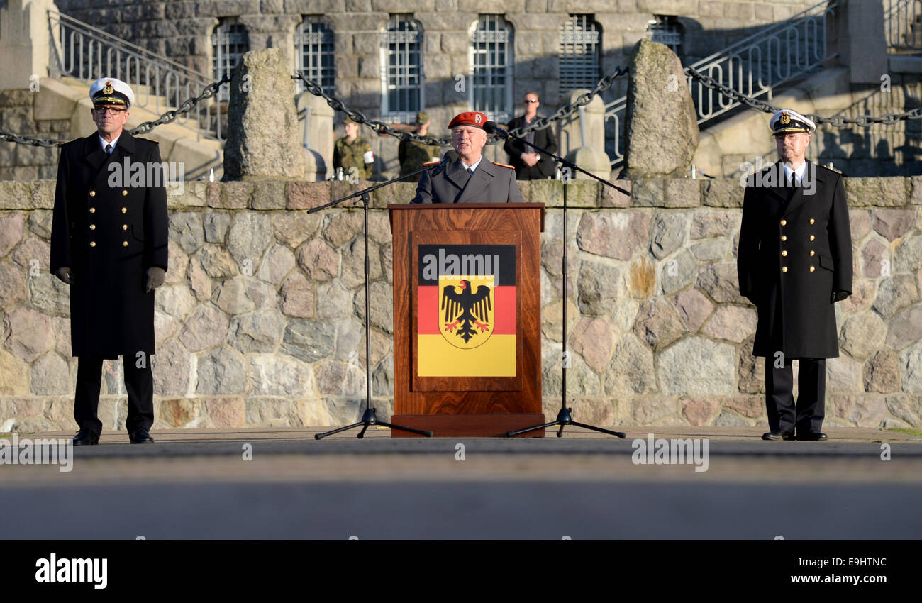 Former navy hi-res stock photography and images - Alamy