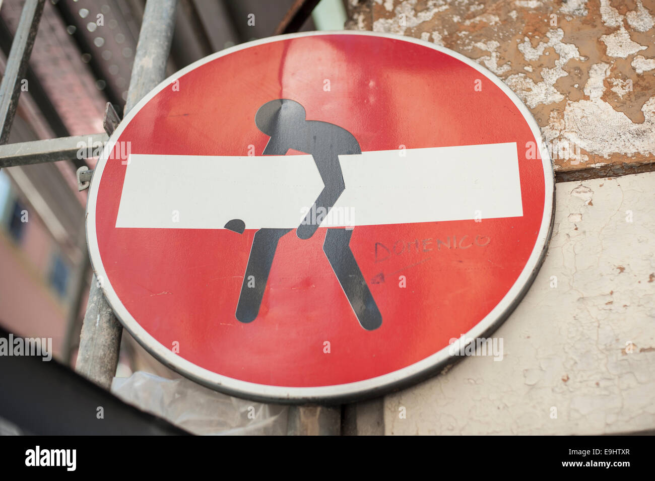 Graffiti stop sign hi-res stock photography and images - Alamy