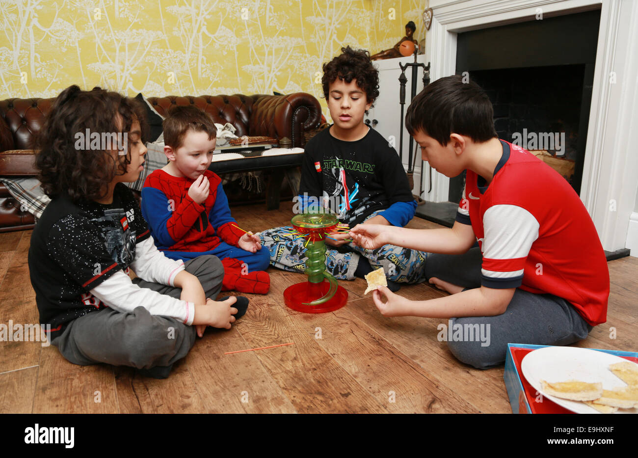 Children playing games Stock Photo - Alamy
