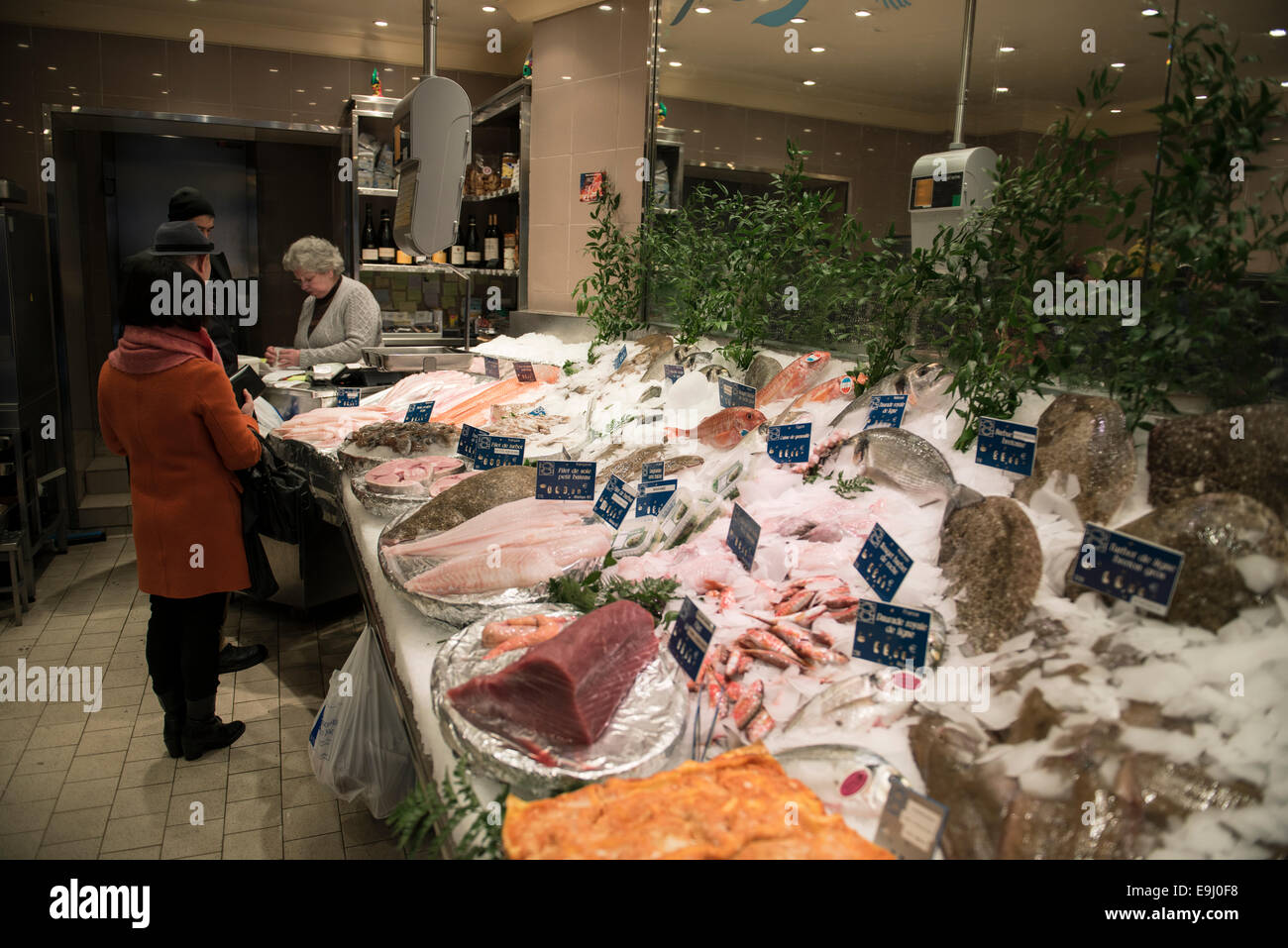 French fishmongers hi-res stock photography and images - Alamy