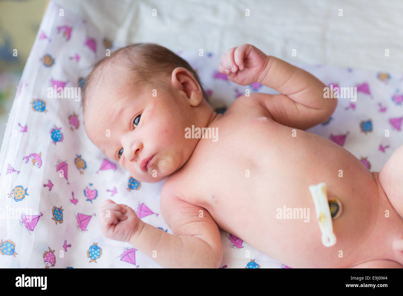 Mother newborn baby umbilical hi-res stock photography and images - Alamy