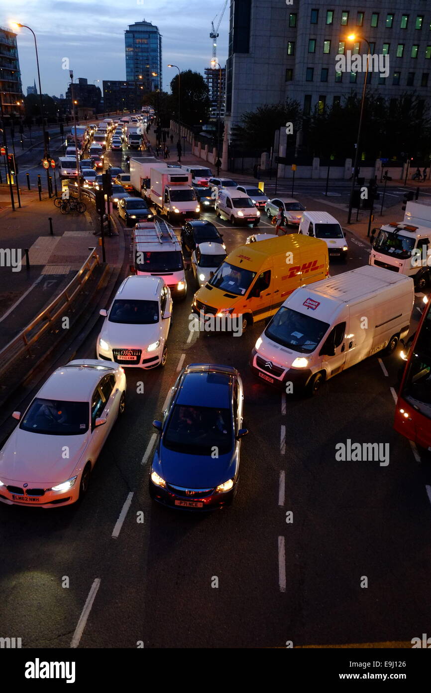 London, UK. 28th October, 2014. Traffic chaos caused by the incident. A ...