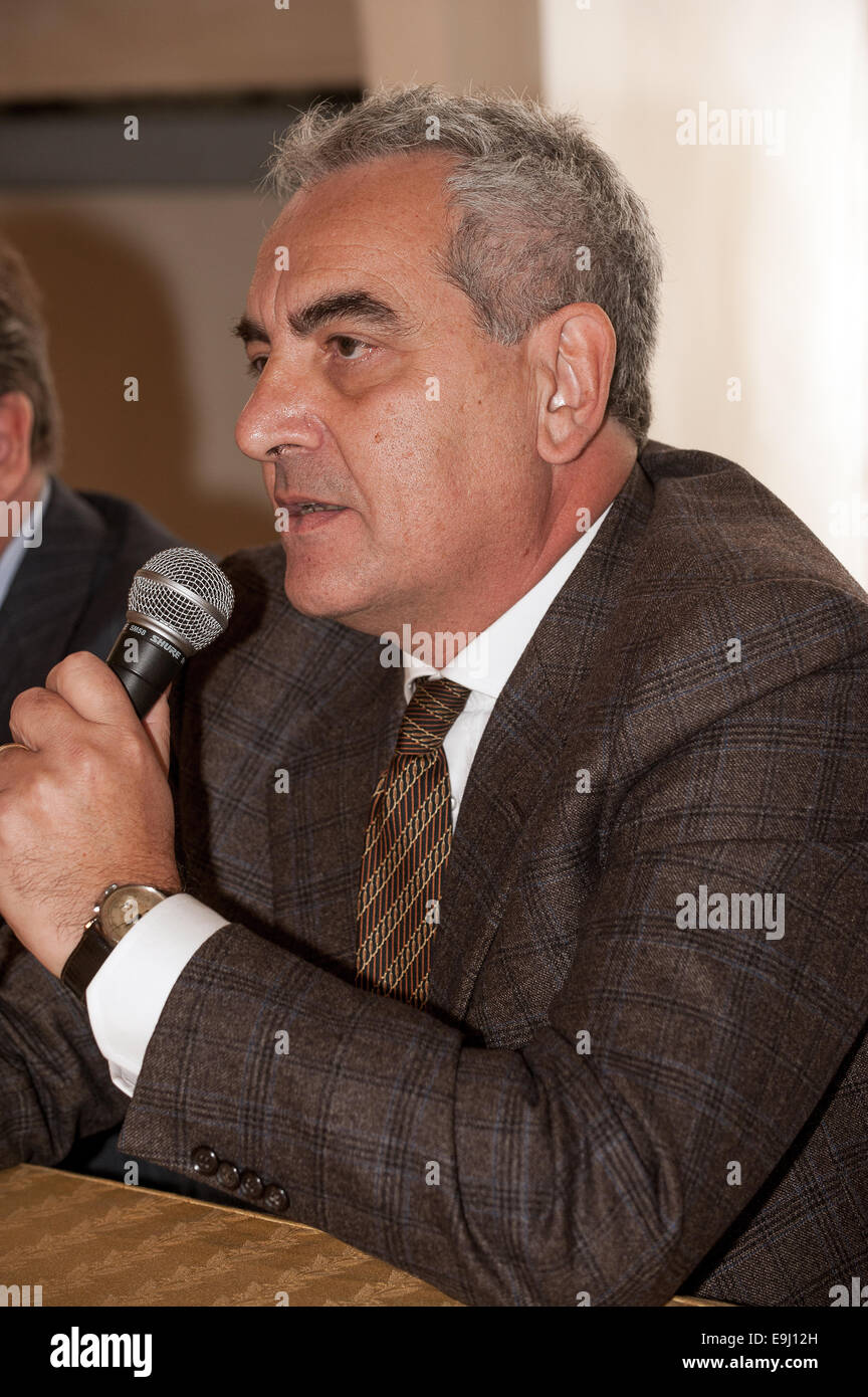 Anna chiara invernizzi hi-res stock photography and images - Alamy