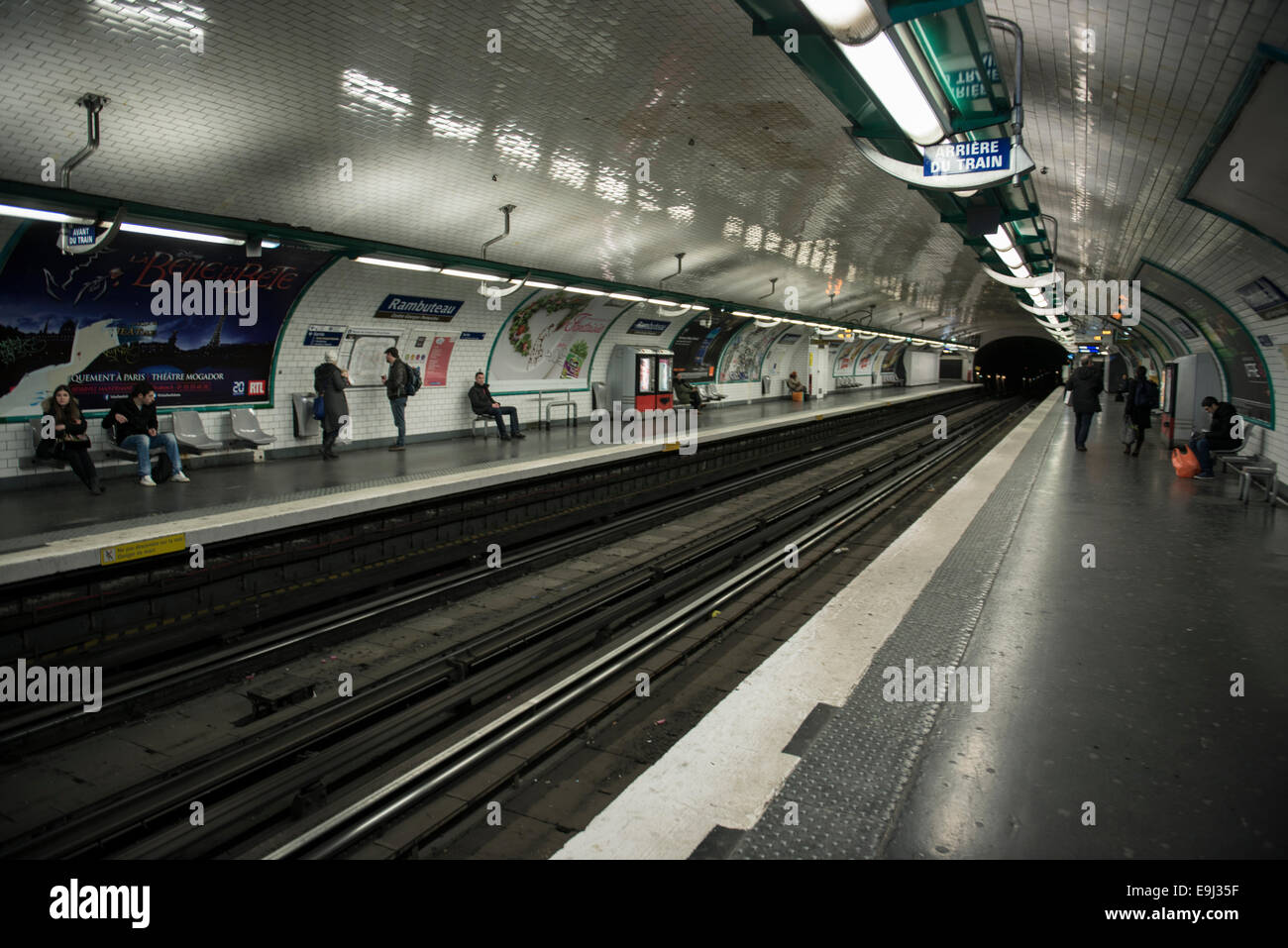 images of the paris metro underground train transport system Stock ...