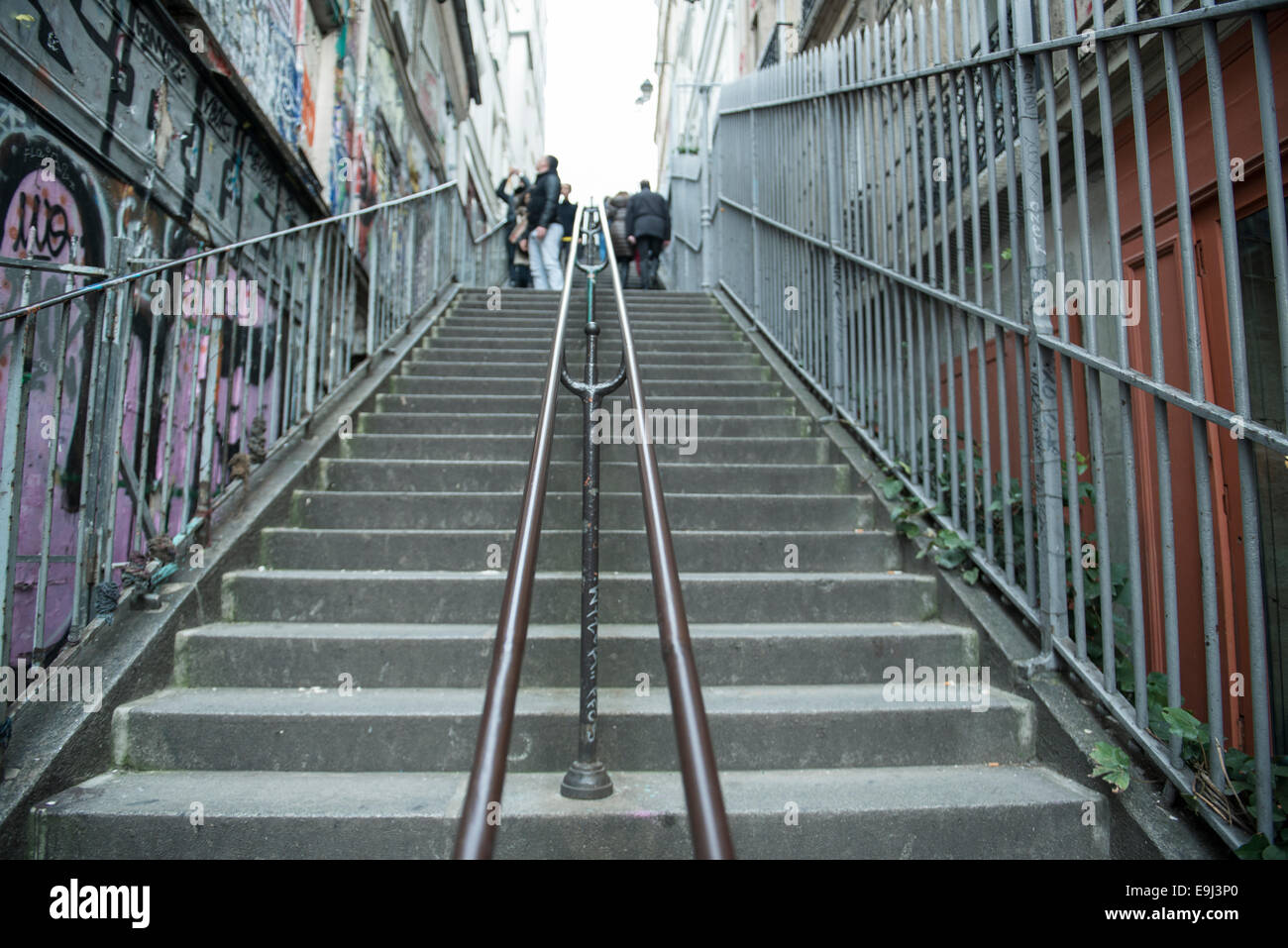 People tourist tourists walk walking down up stairs steps hi-res stock ...