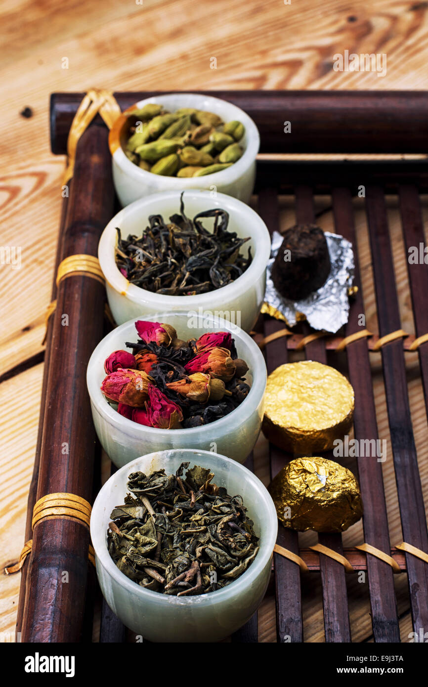 varieties of dry,fragrant tea leaves Stock Photo - Alamy