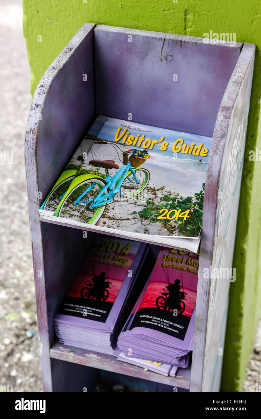 Sidewalk magazine stand hi-res stock photography and images - Alamy