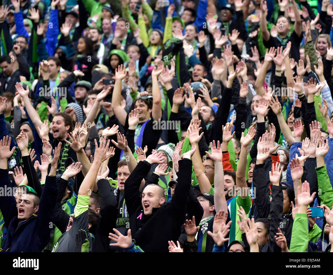 Los angeles fc supporters hi-res stock photography and images - Alamy