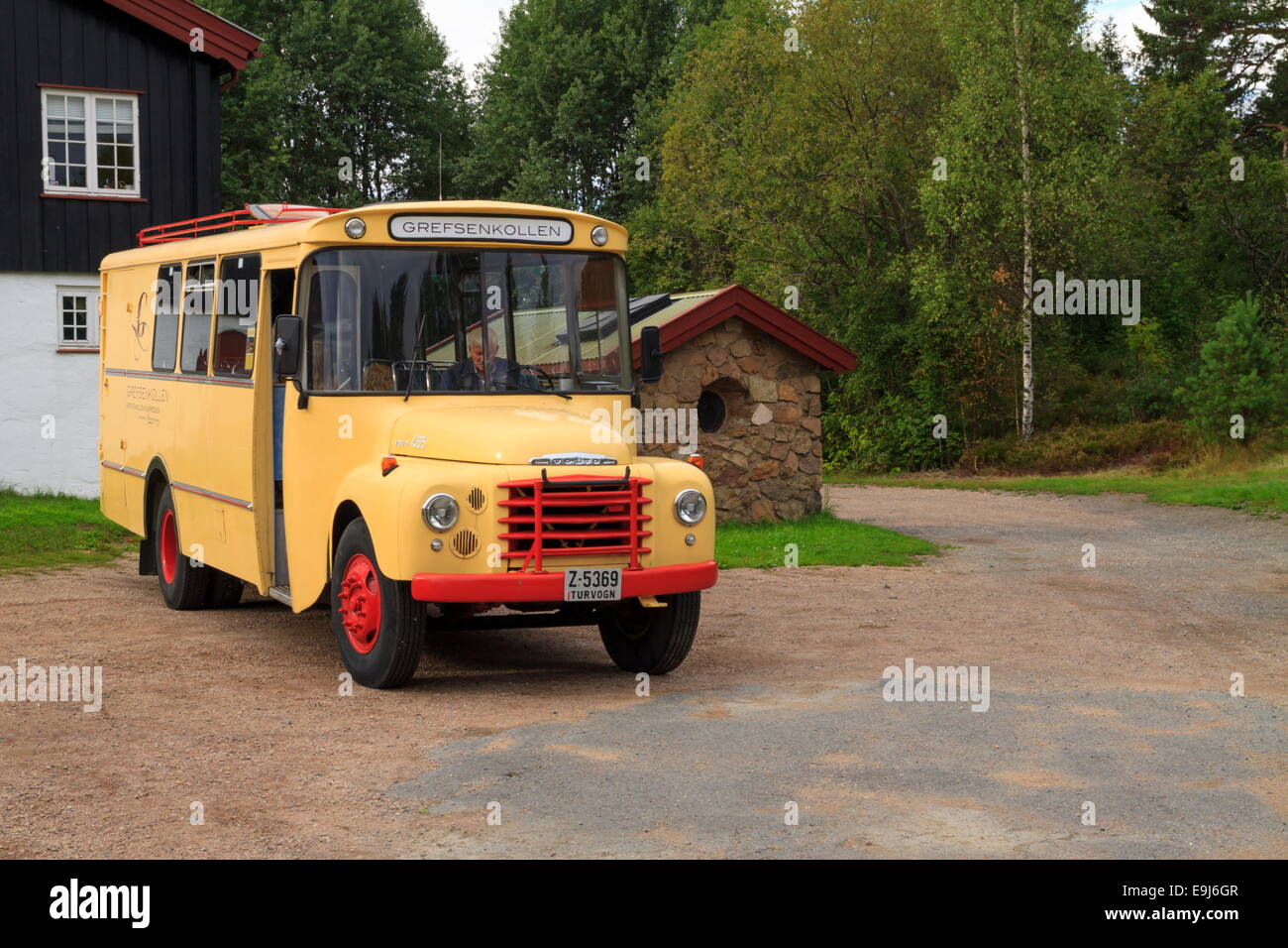 An old Volvo bus outside the Grefsenkollen Restaurant, Oslo Stock Photo ...