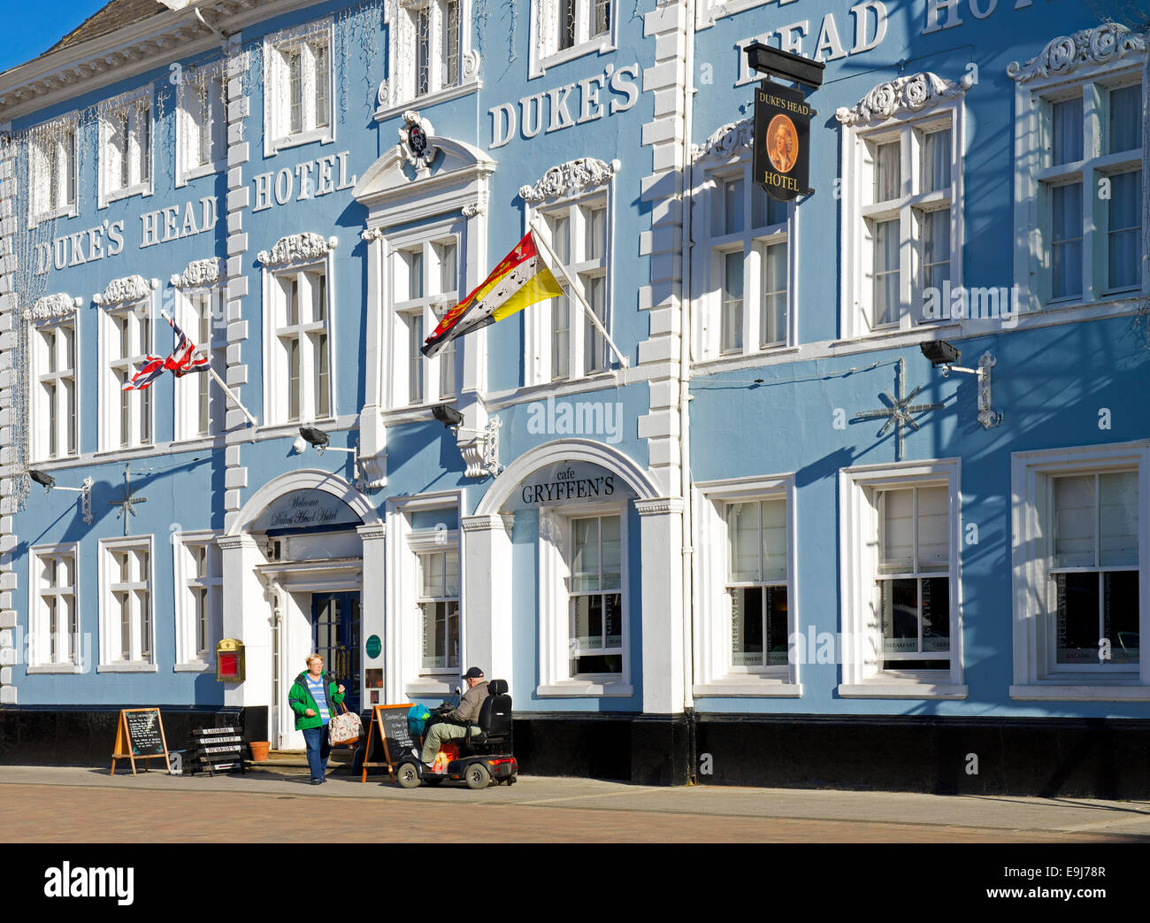 Dukes head hi-res stock photography and images - Alamy