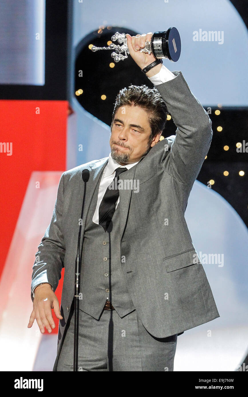 San Sebastian, Spain. Benicio del Toro receives the Donostia Award at ...