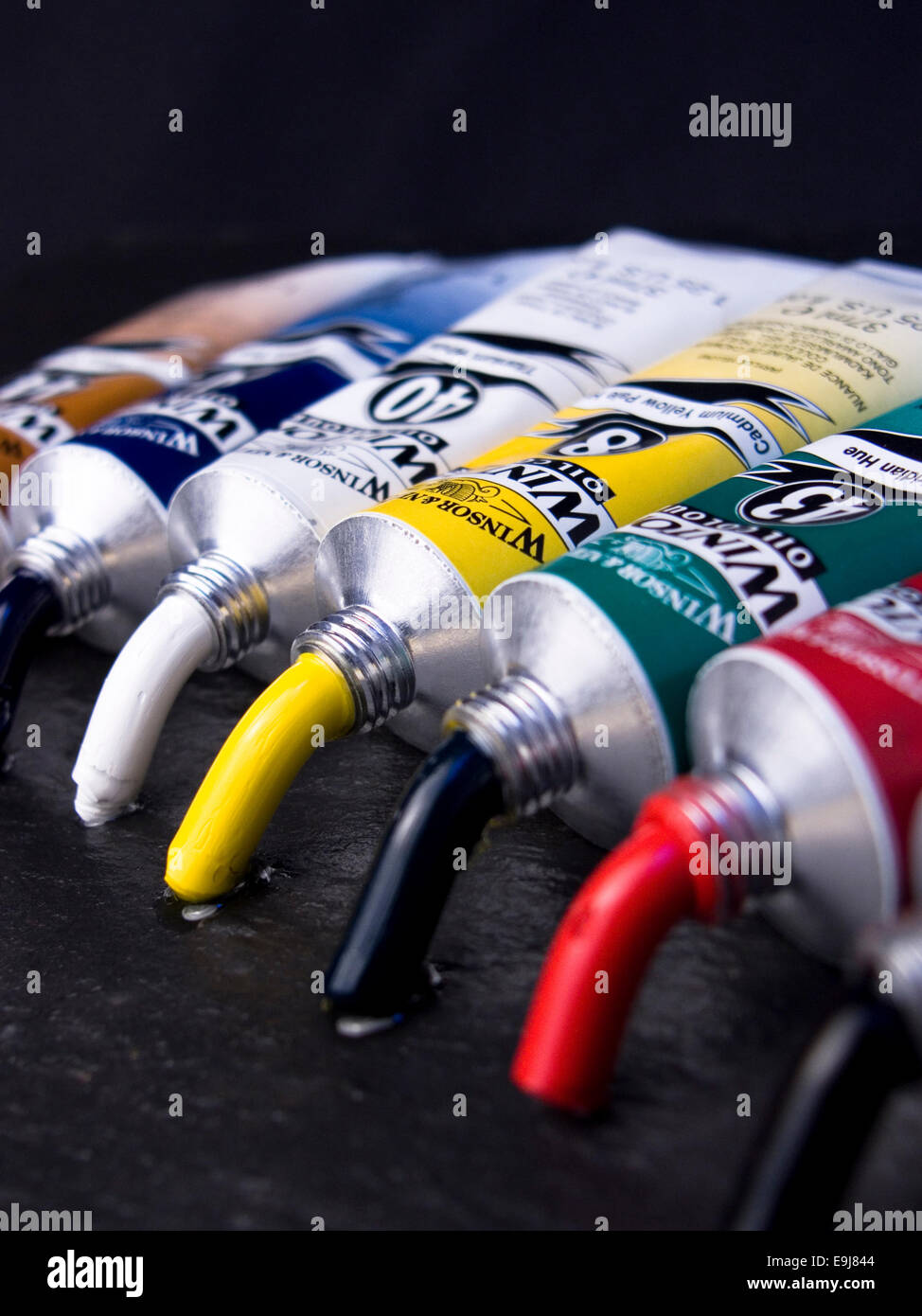 Oil colour tubes hi-res stock photography and images - Alamy