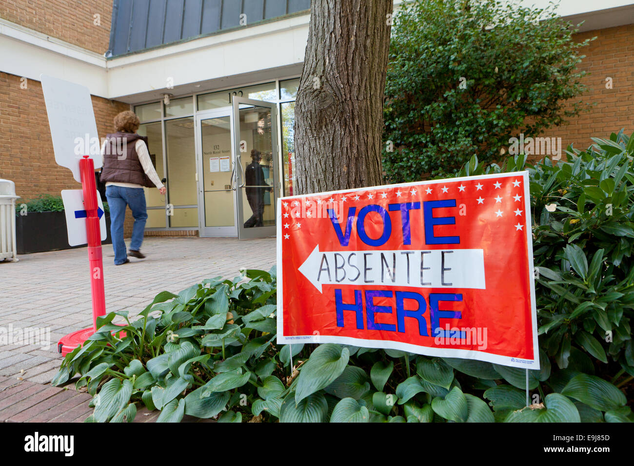 Absentee voting "Vote Here" sign - Alexandria, Virginia USA Stock Photo ...