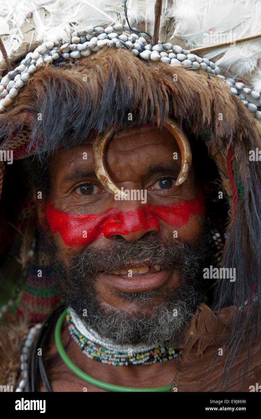 Tribal dance papua new guinea hi-res stock photography and images - Alamy
