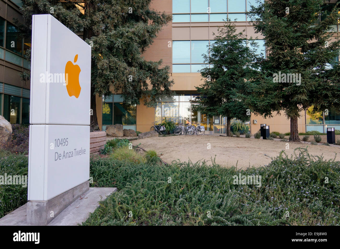 Apple Computer Company, Cupertino California USA Stock Photo - Alamy