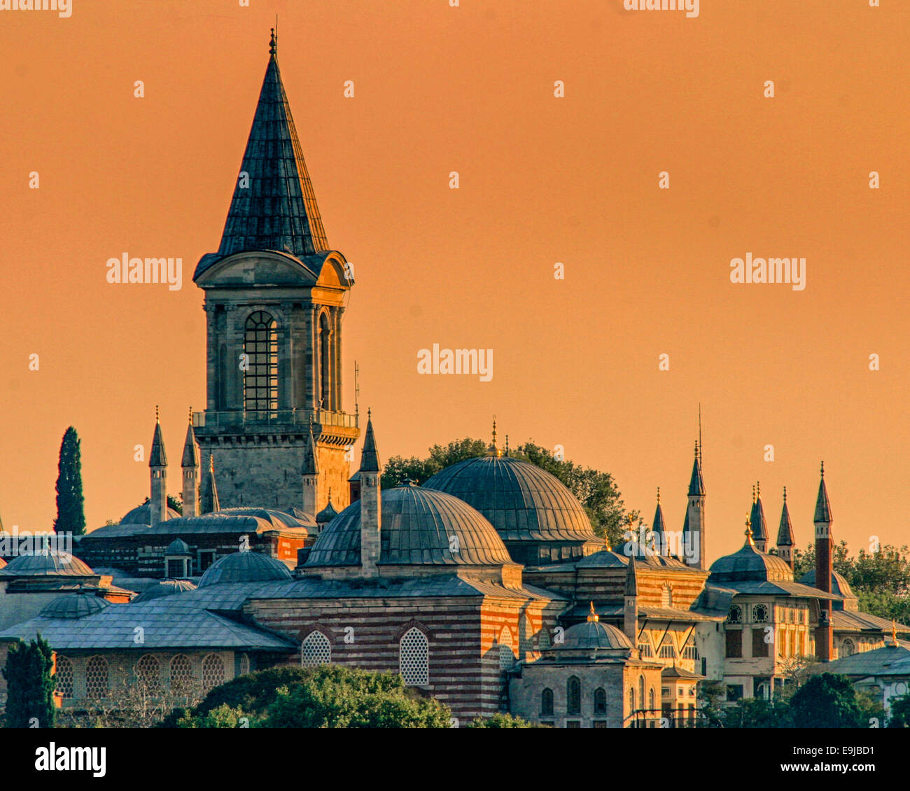 Istanbul, Turkey. 2nd Oct, 2004. Aglow in the evening sunset, the ...