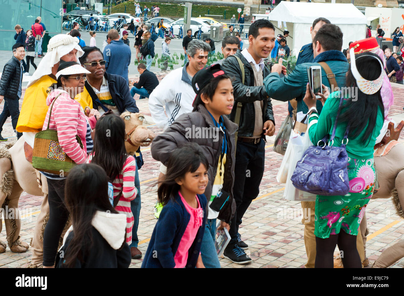 Fun and games at "Viva Victoria" Multicultural Festival, Yarra River ...