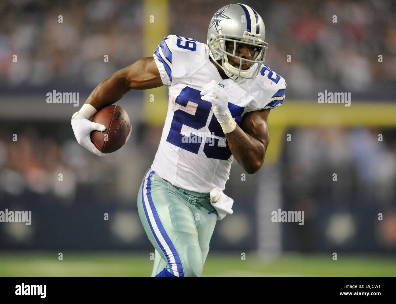 October 27, 2014: Dallas Cowboys running back DeMarco Murray #29 during ...