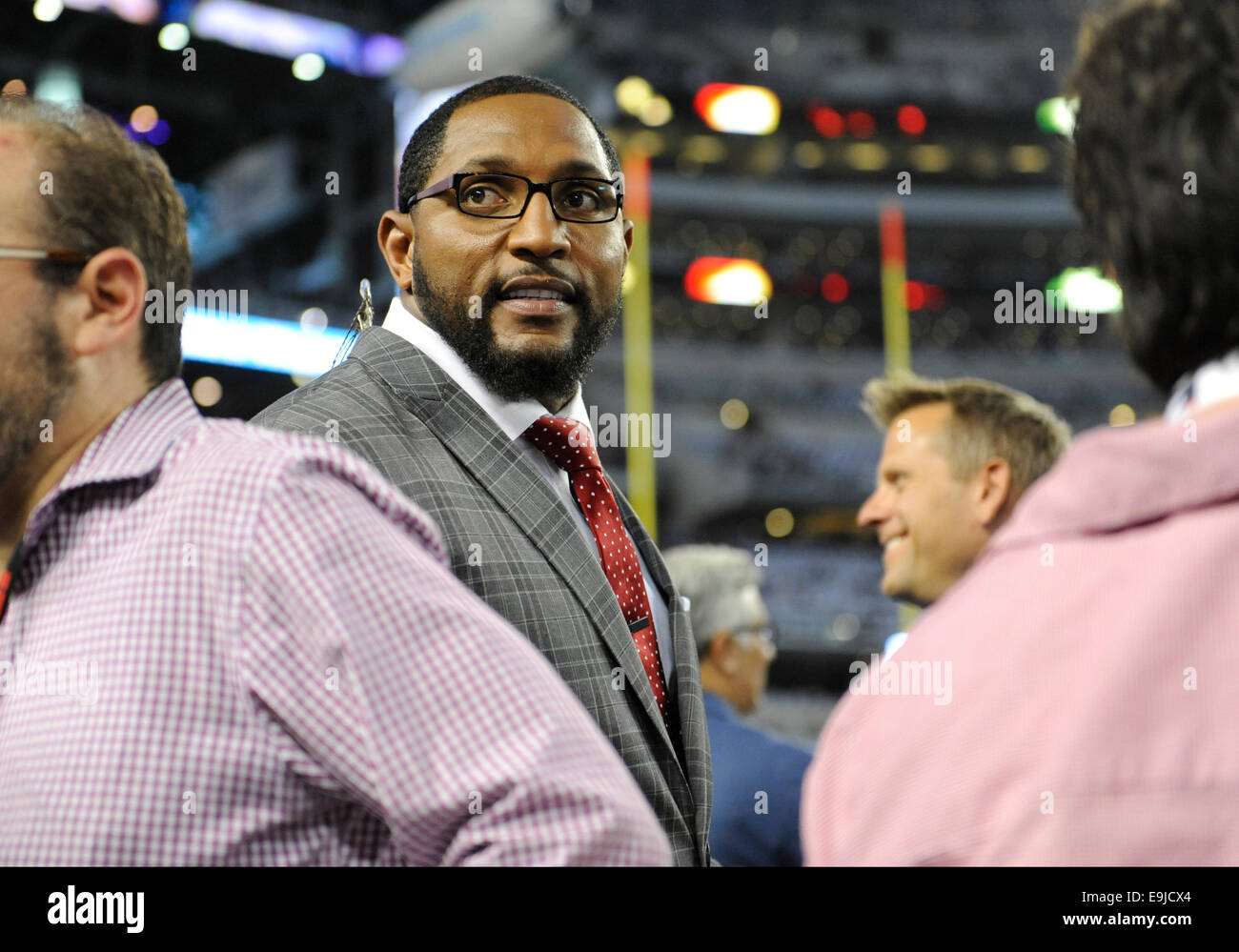 Football player dallas cowboys hi-res stock photography and images - Alamy