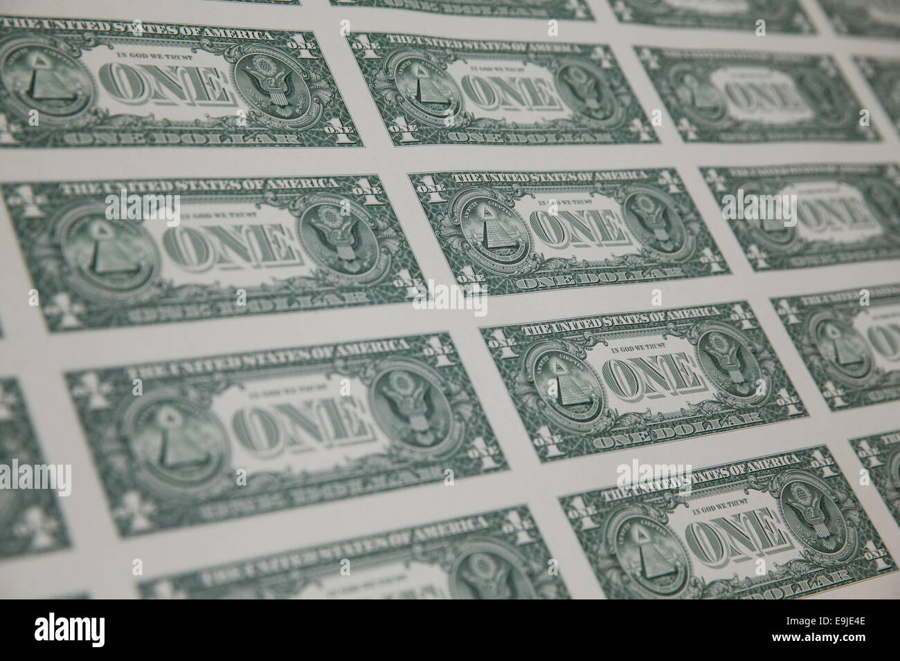 Uncut sheets of United States One Dollar ($1) bills during production ...