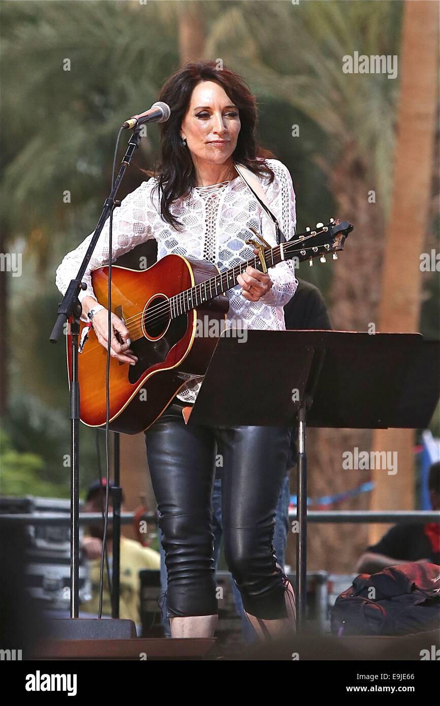 Katey Sagal plays at Stagecoach with the forest Rangers and her son ...