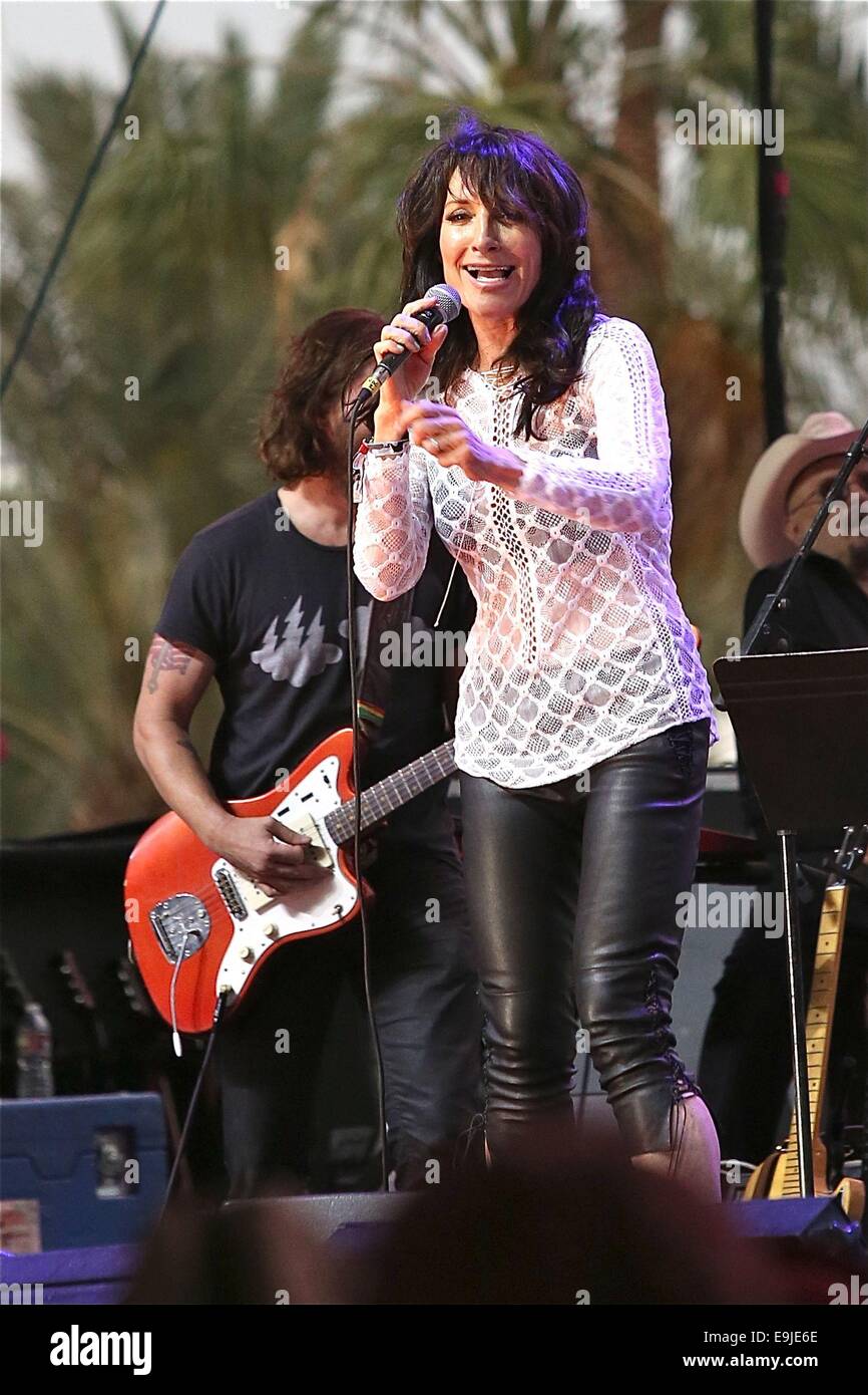 Katey Sagal plays at Stagecoach with the forest Rangers and her son ...