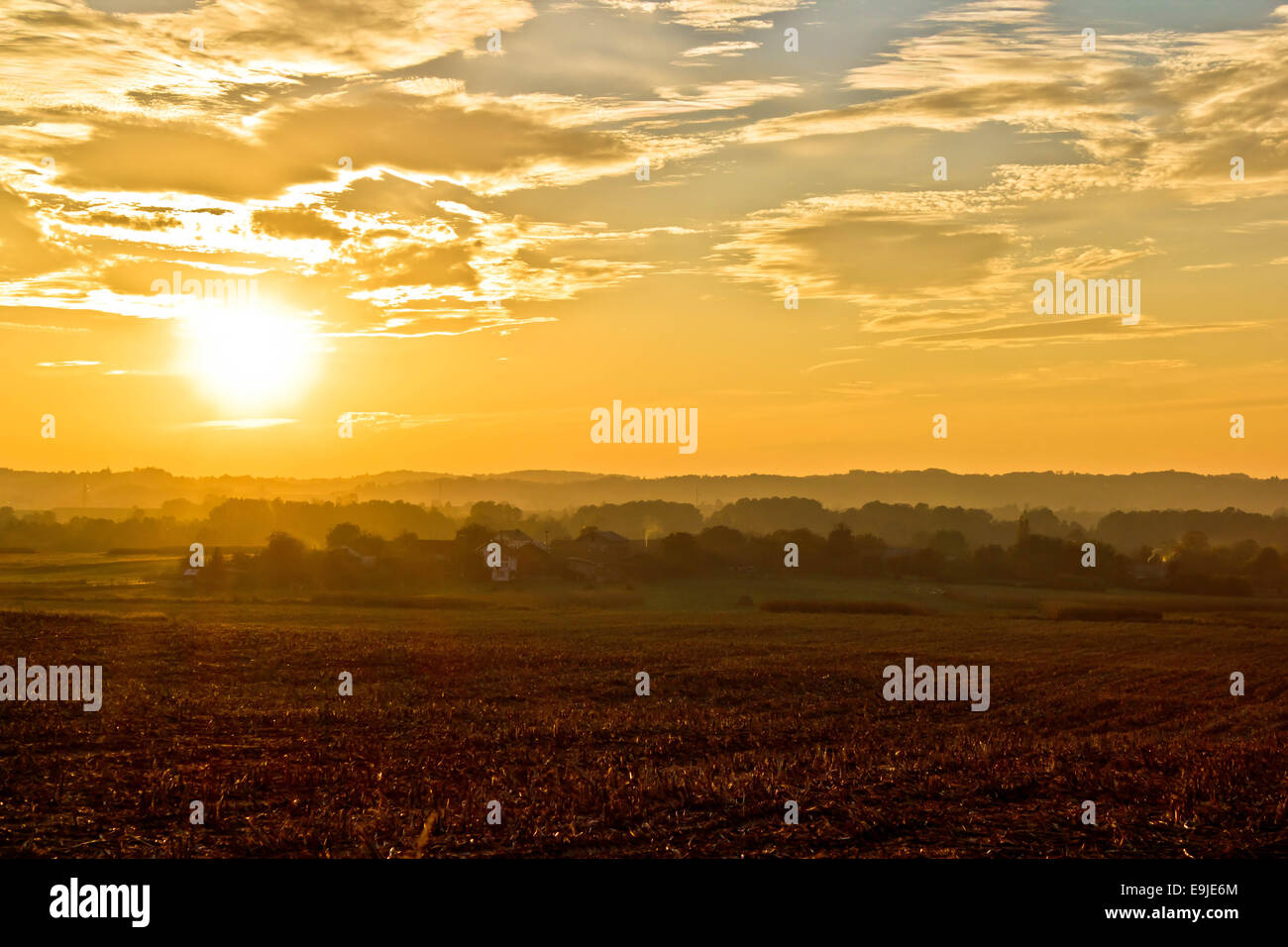 Beautiful landscape golden grass hi-res stock photography and images ...