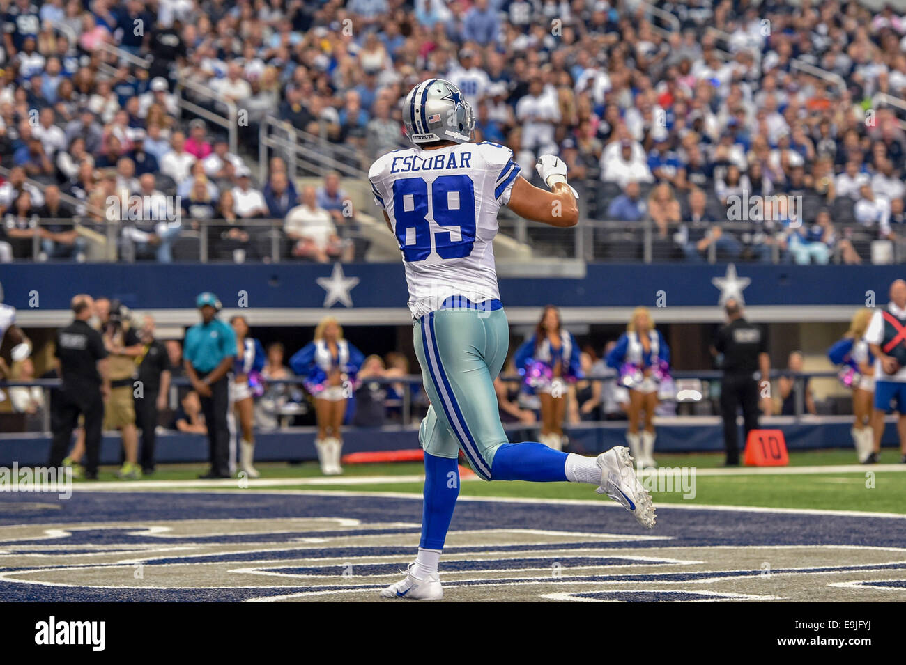 Dallas Cowboys tight end Gavin Escobar (89) catches a pass in the end ...