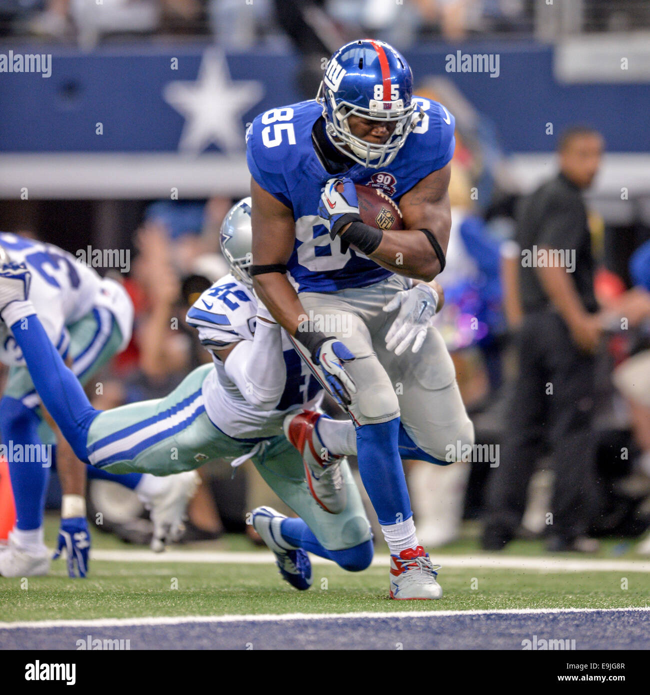 New York Giants tight end Daniel Fells (85) catches a pass for a ...
