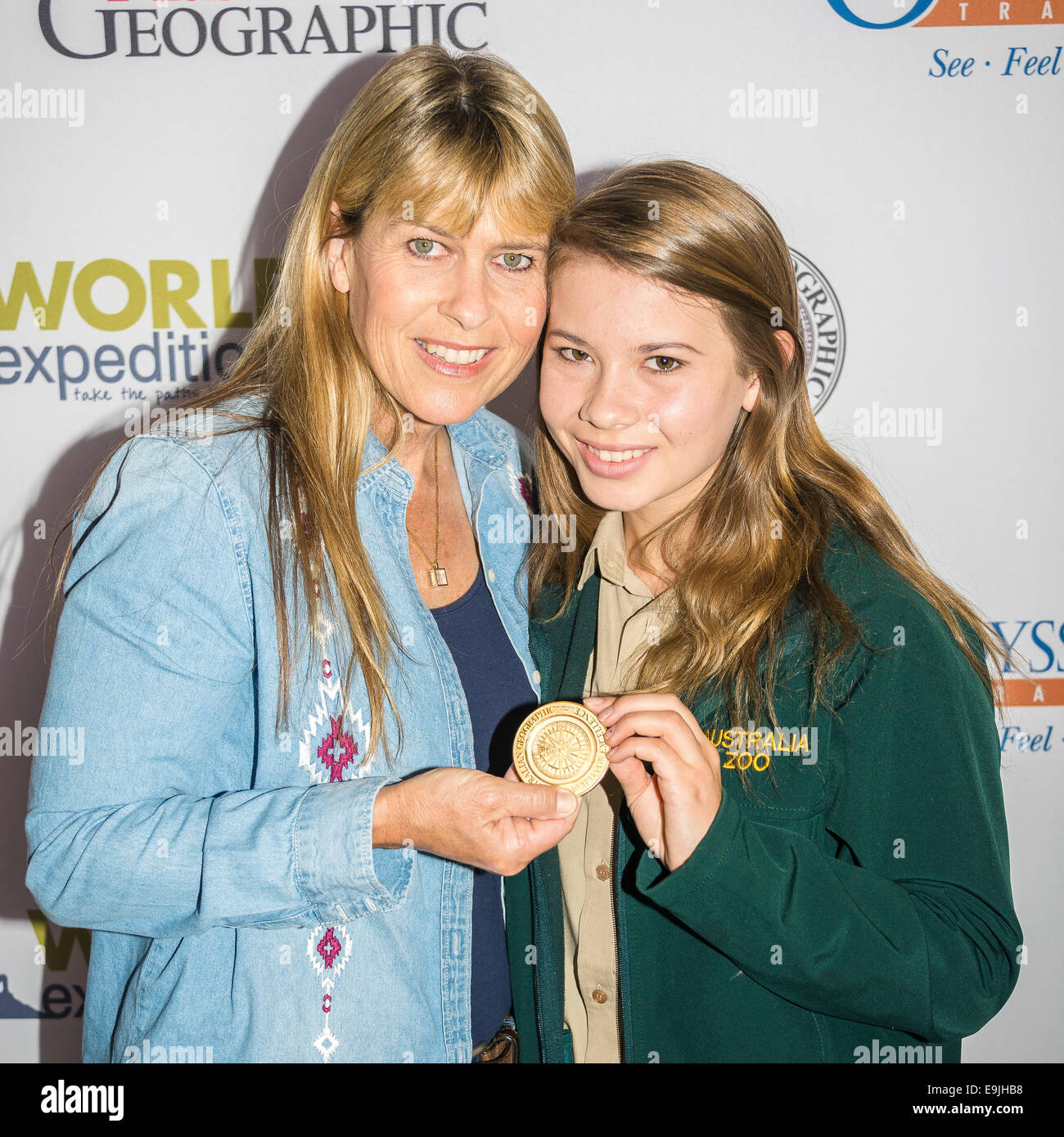 Bindi irwin terri irwin daughter hi-res stock photography and images ...