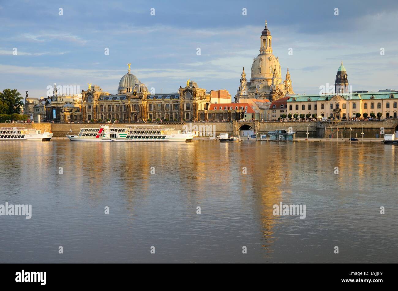 View across the Elbe River of the Dresden Academy of Fine Arts and ...