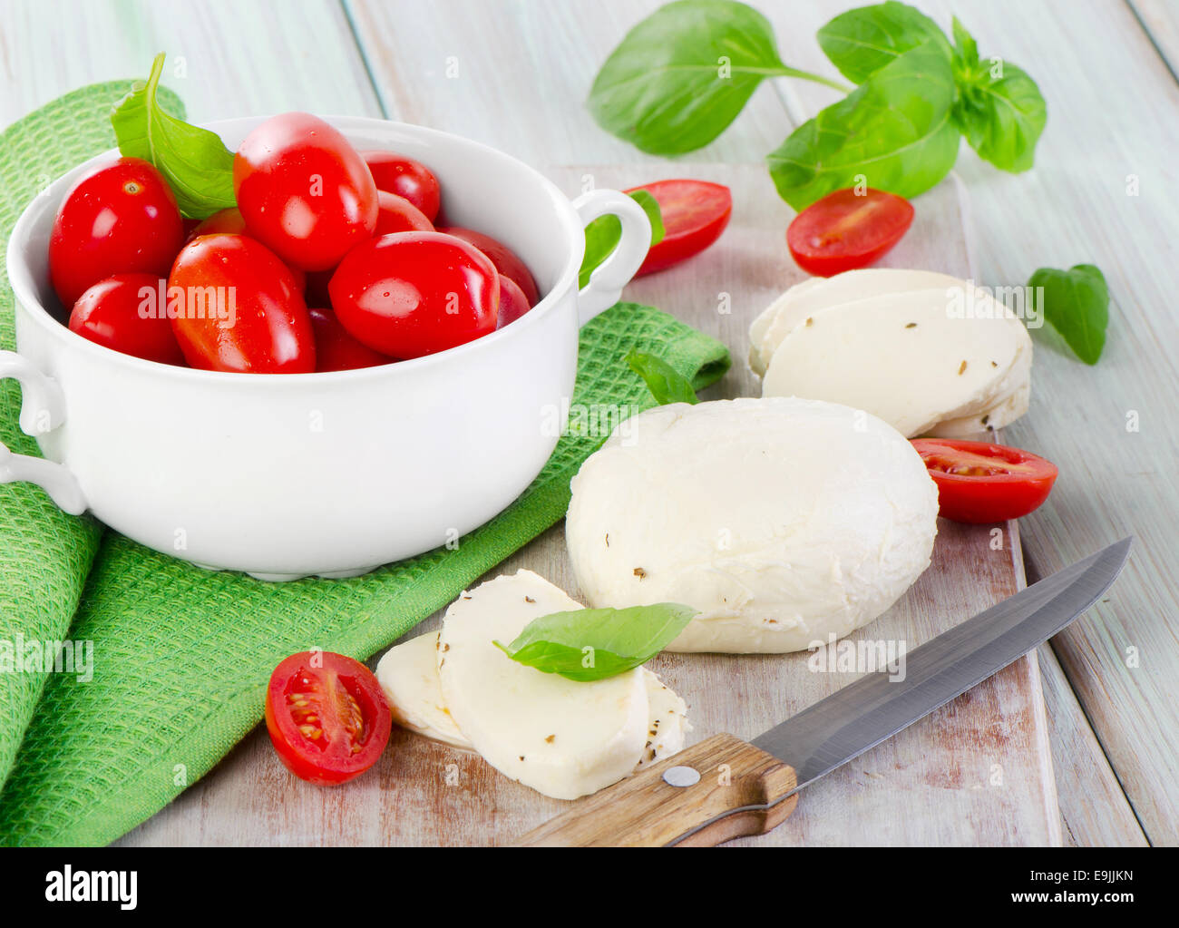 Platter mozzarella cheese tomatoes hi-res stock photography and images ...
