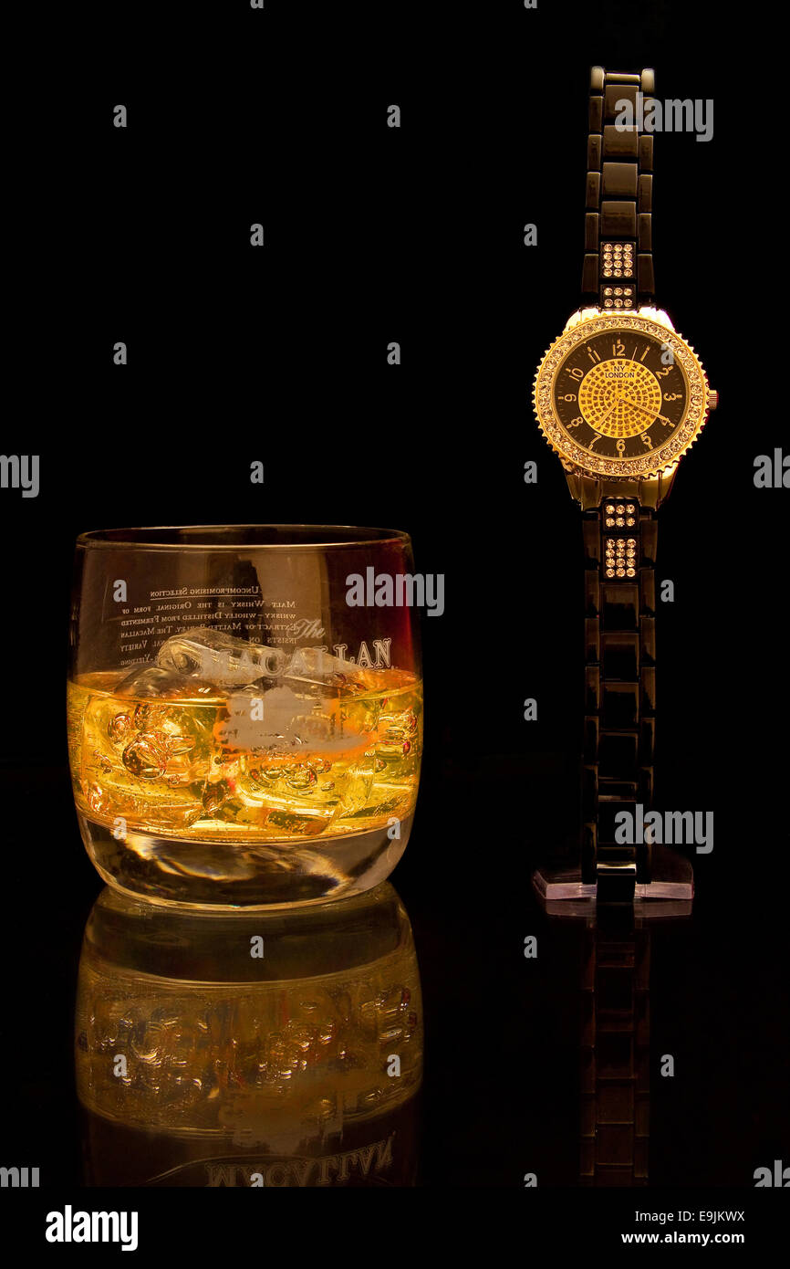 Watch glass hi-res stock photography and images - Alamy