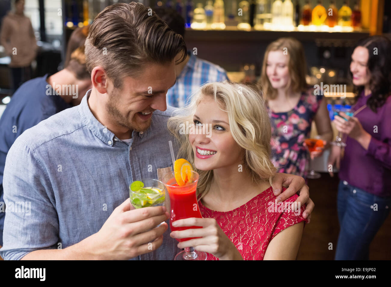 Couple cocktails bar hi-res stock photography and images - Alamy