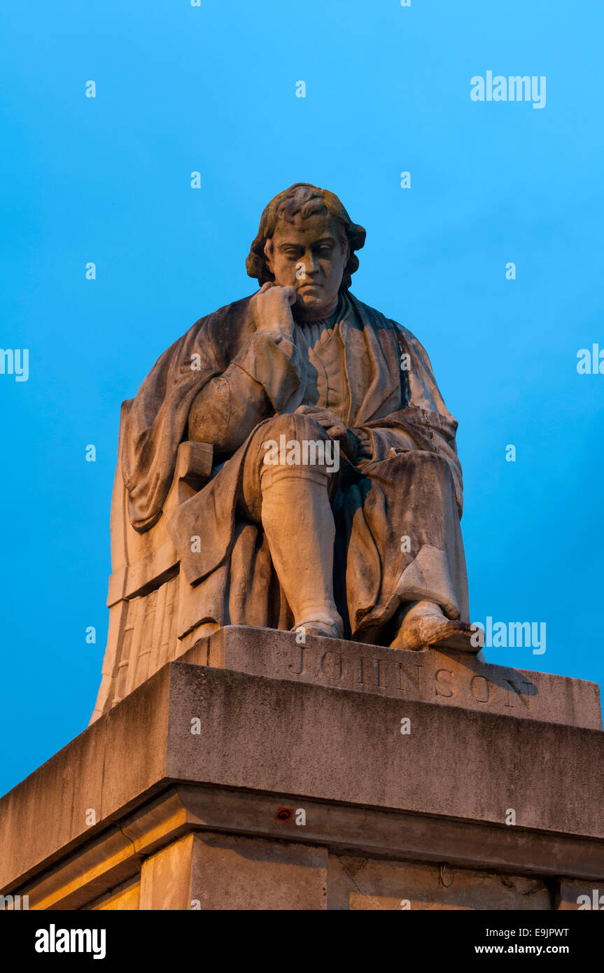 Statue of dr samuel johnson hi-res stock photography and images - Alamy