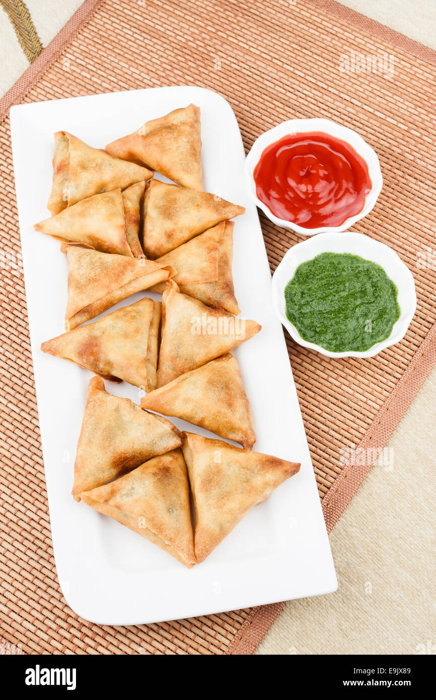 Indian samosa hi-res stock photography and images - Alamy