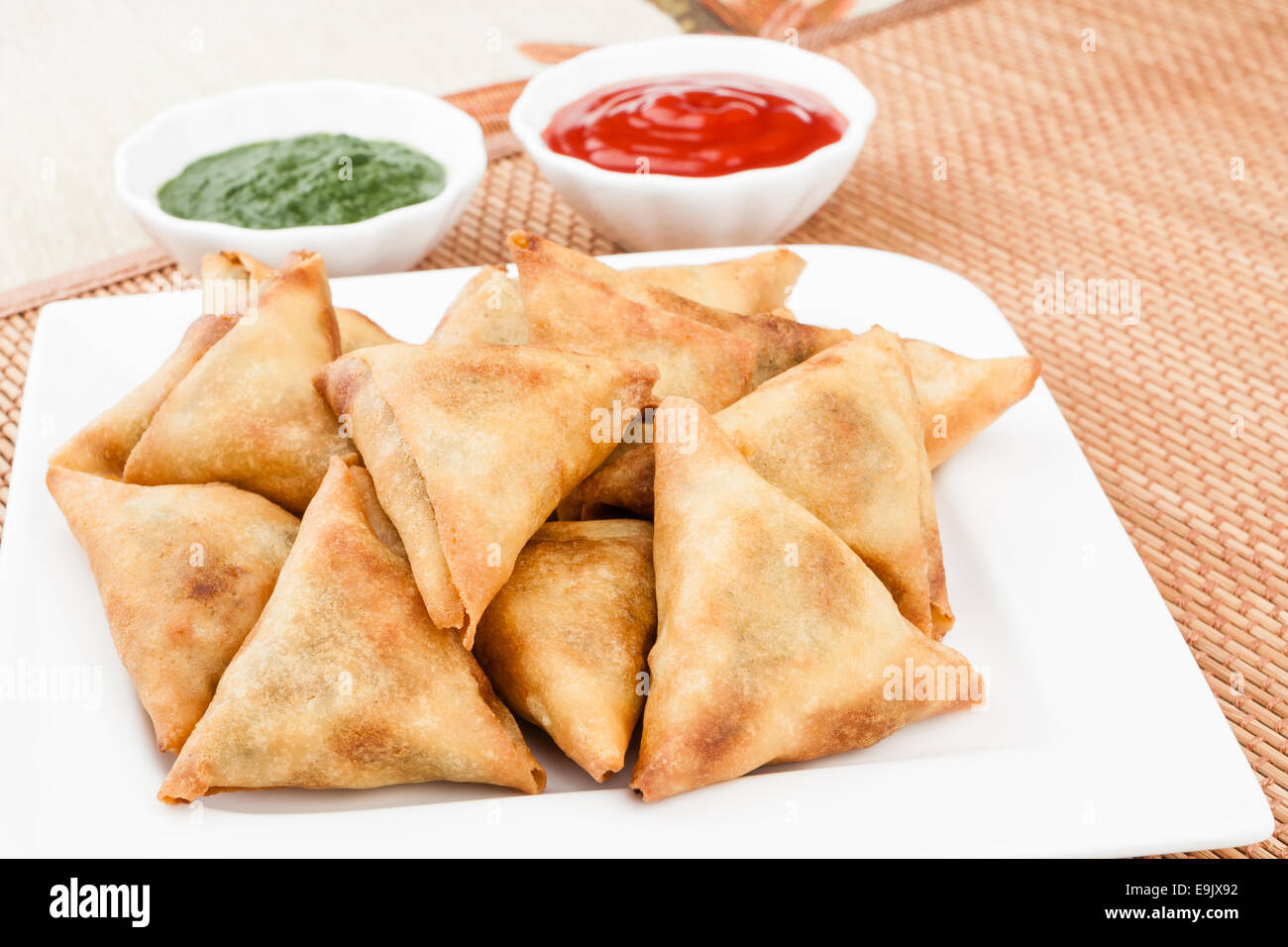 Indian samosa hi-res stock photography and images - Alamy
