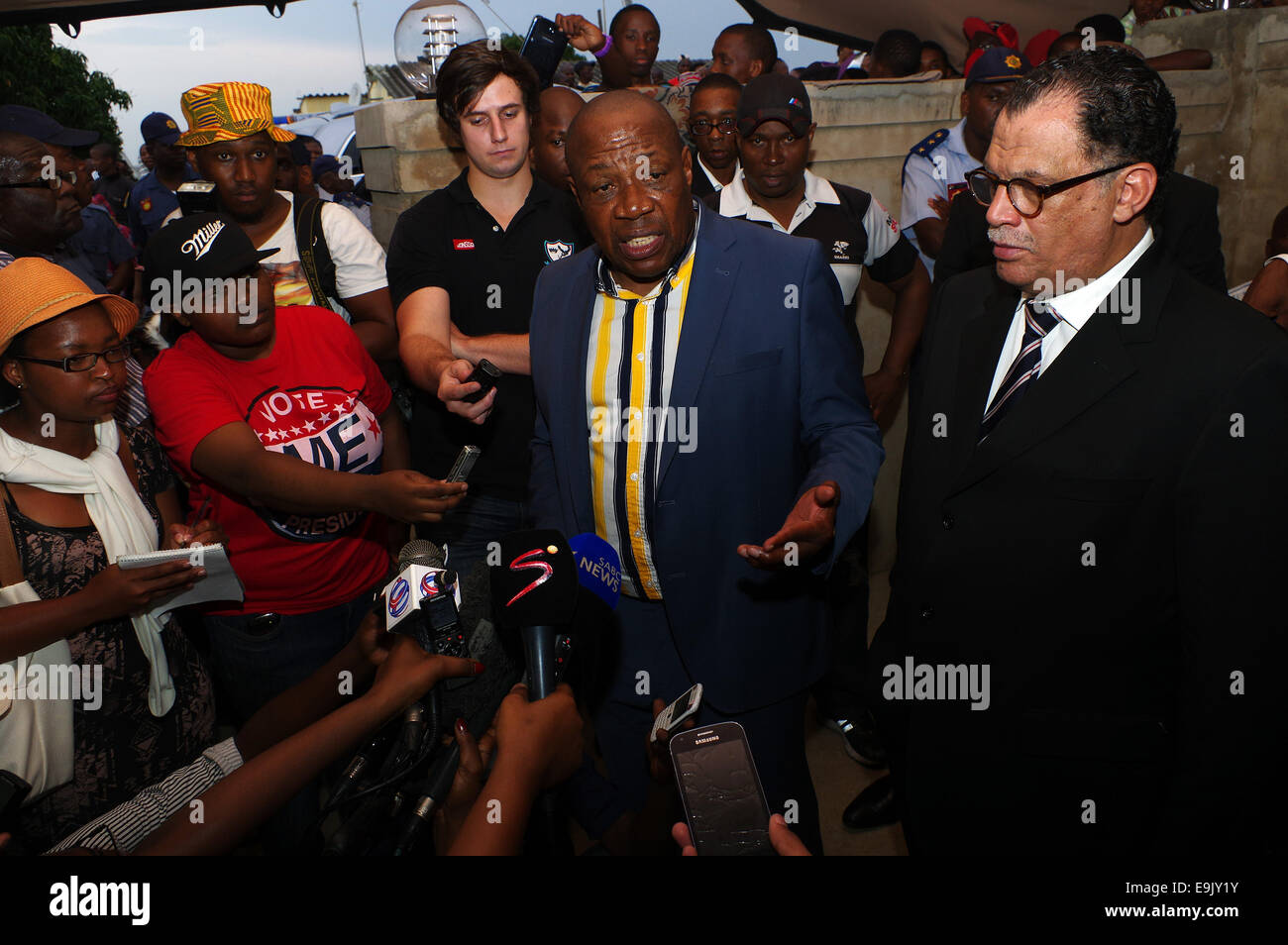 South african soccer coach hi-res stock photography and images - Alamy