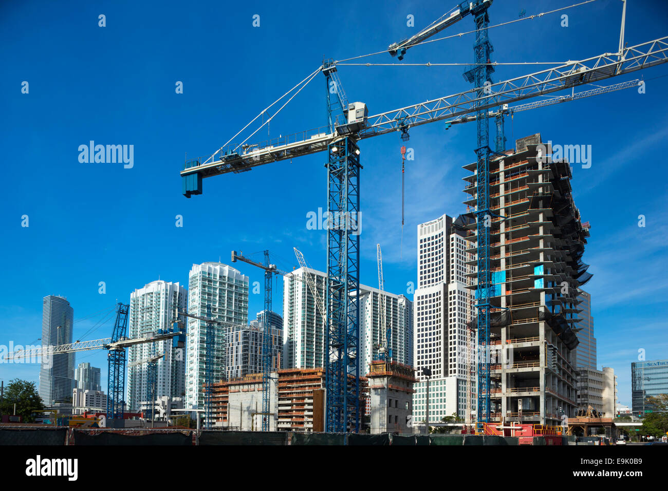 CONSTRUCTION CRANES BRICKELL AVENUE MIAMI FLORIDA USA Stock Photo - Alamy